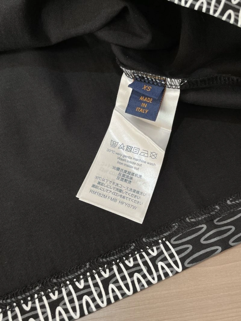 Precise copy Louis Vuitton T-Shirts