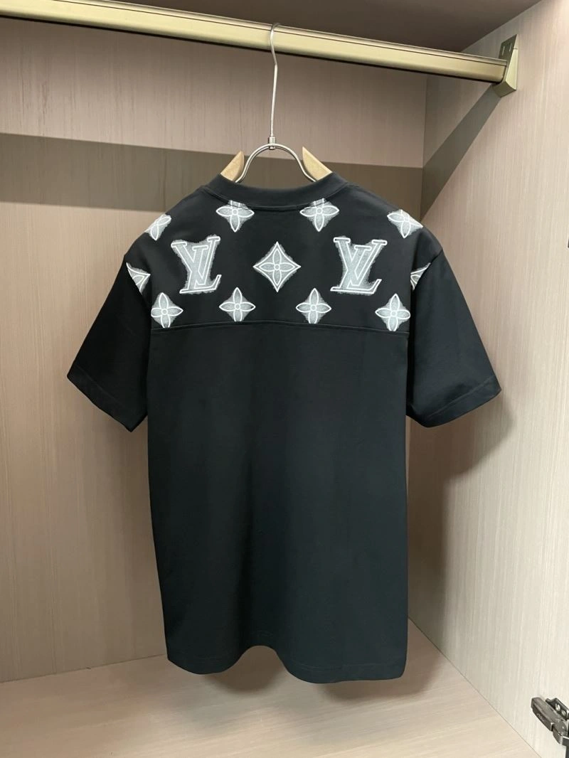 Indistinguishable Louis Vuitton T-Shirts