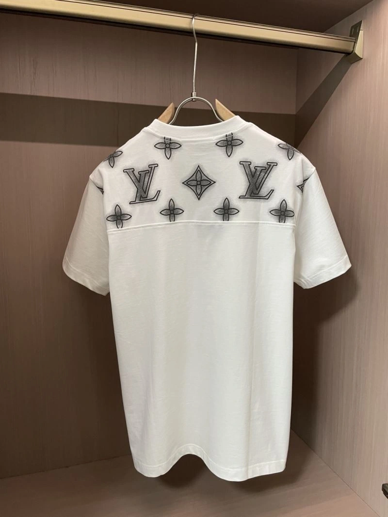 Indistinguishable Louis Vuitton T-Shirts