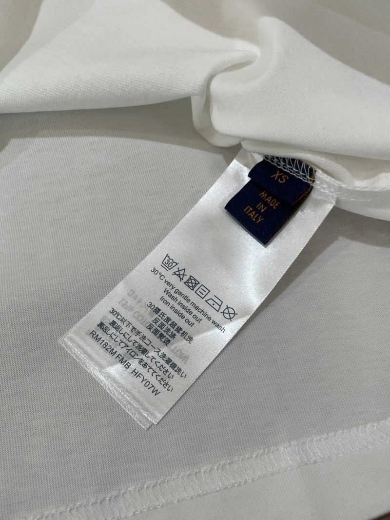 Indistinguishable Louis Vuitton T-Shirts