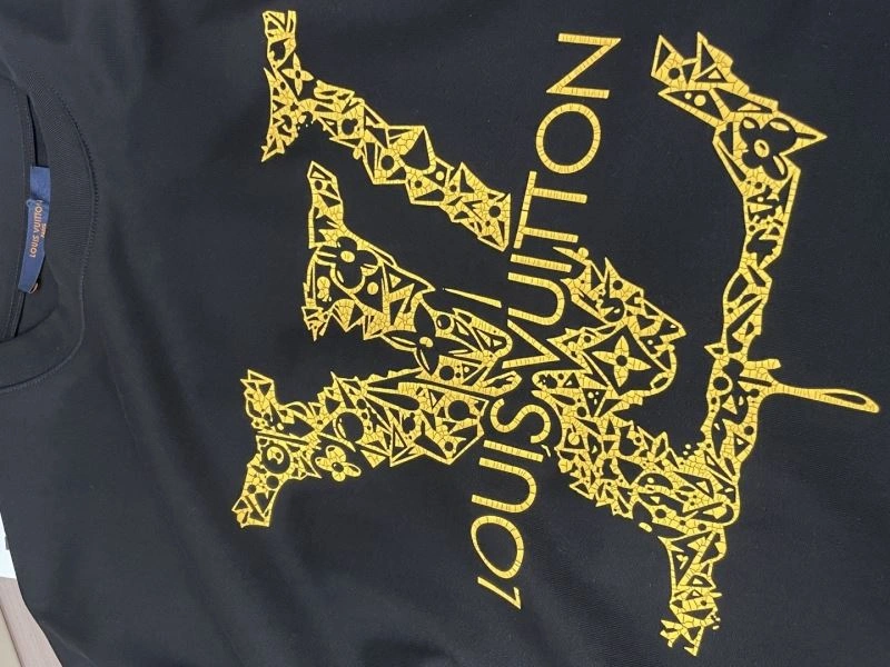 High accuracy Louis Vuitton T-Shirts
