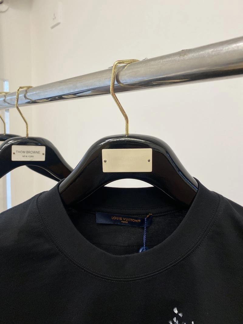 Low-cost Louis Vuitton T-Shirts