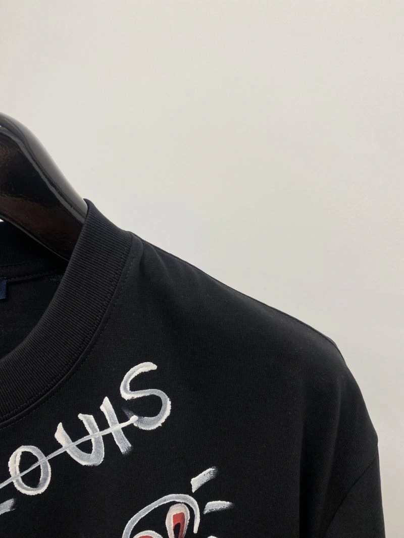 Indistinguishable Louis Vuitton T-Shirts