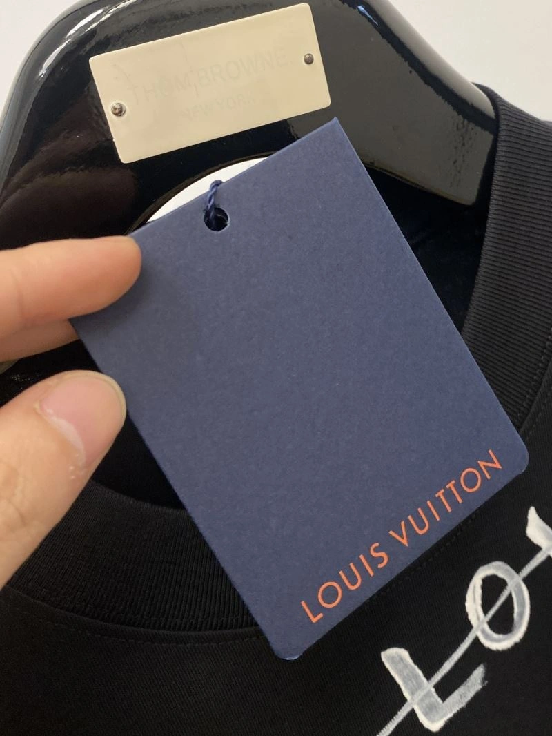 Indistinguishable Louis Vuitton T-Shirts