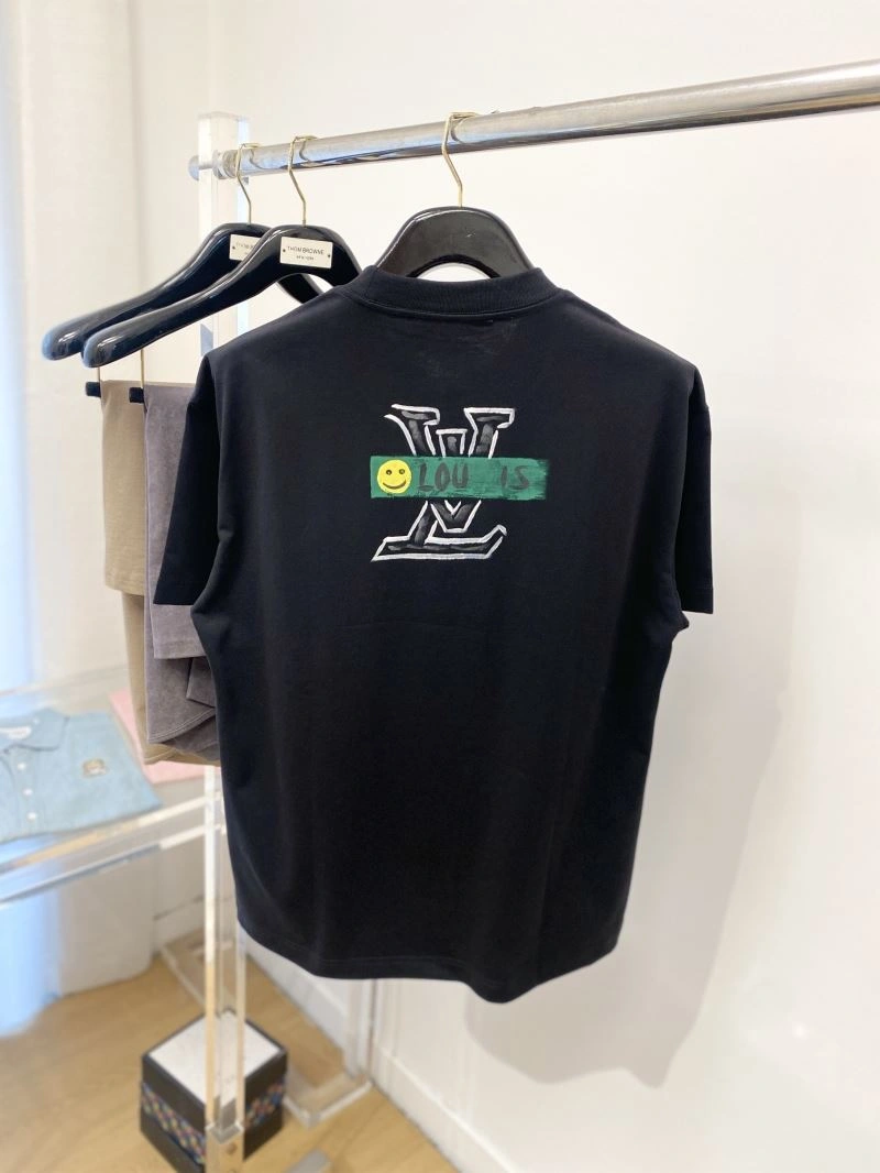 Indistinguishable Louis Vuitton T-Shirts