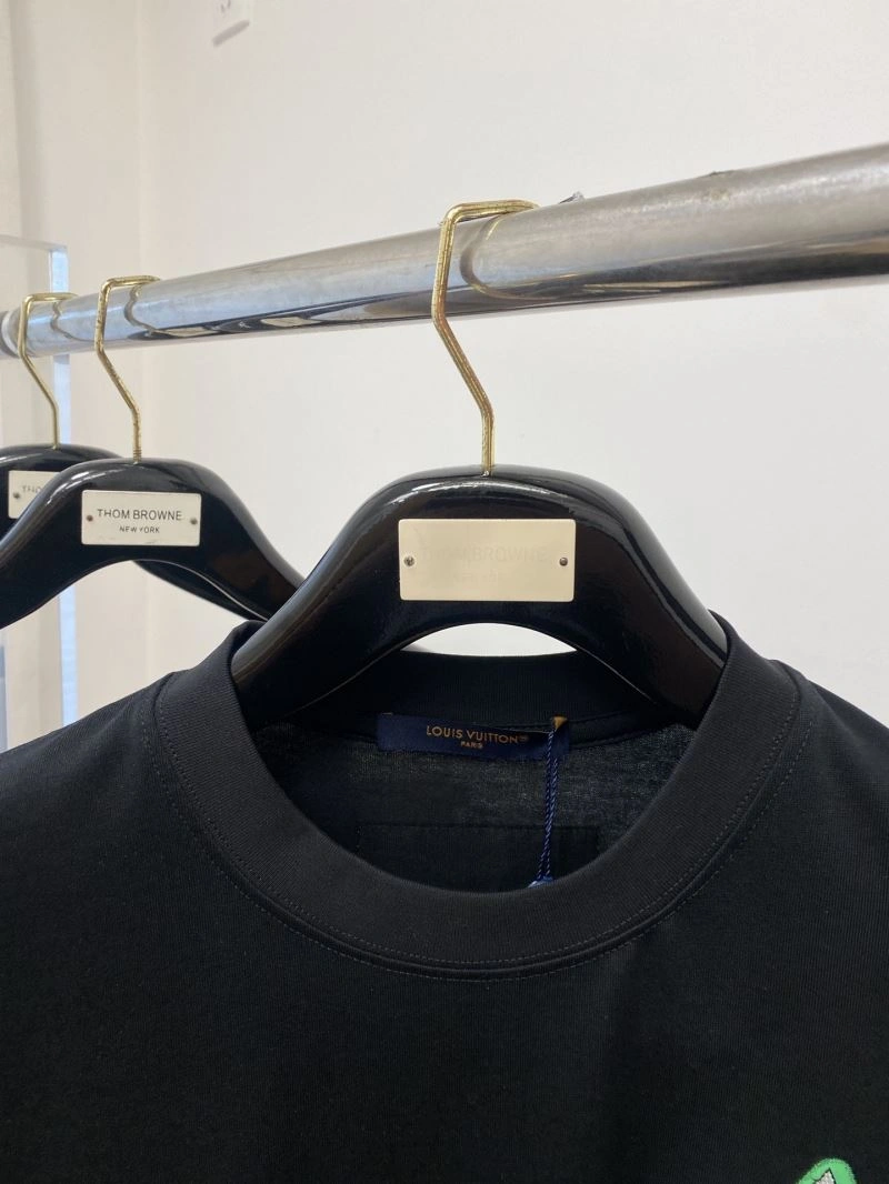 Precise copy Louis Vuitton T-Shirts