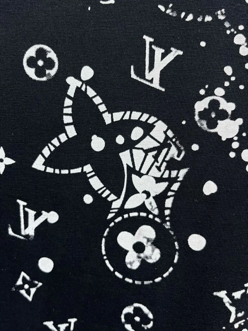 Accurate model Louis Vuitton T-Shirts