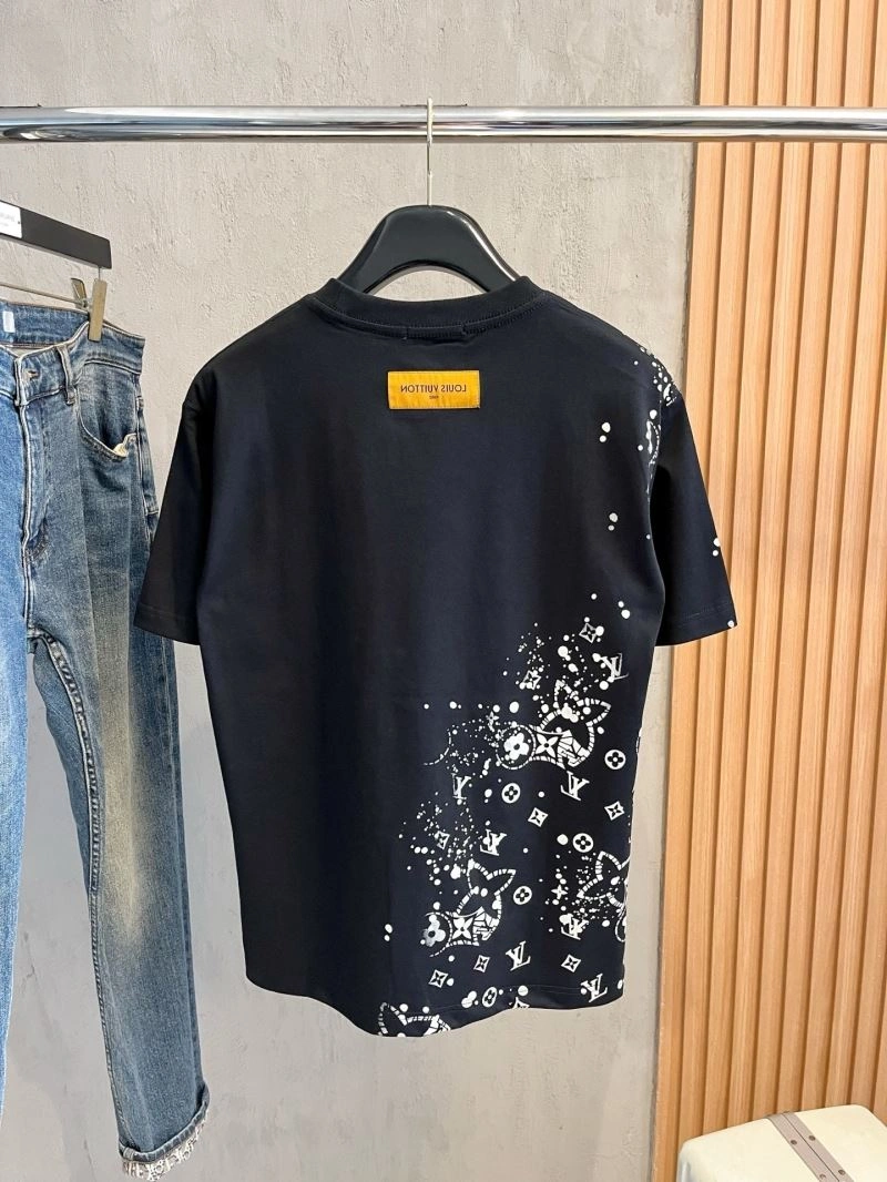 Accurate model Louis Vuitton T-Shirts