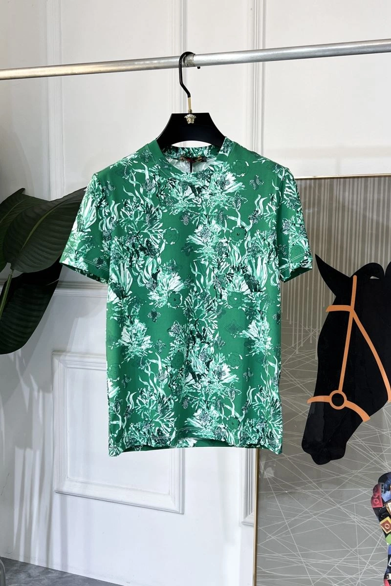 Indistinguishable Louis Vuitton T-Shirts