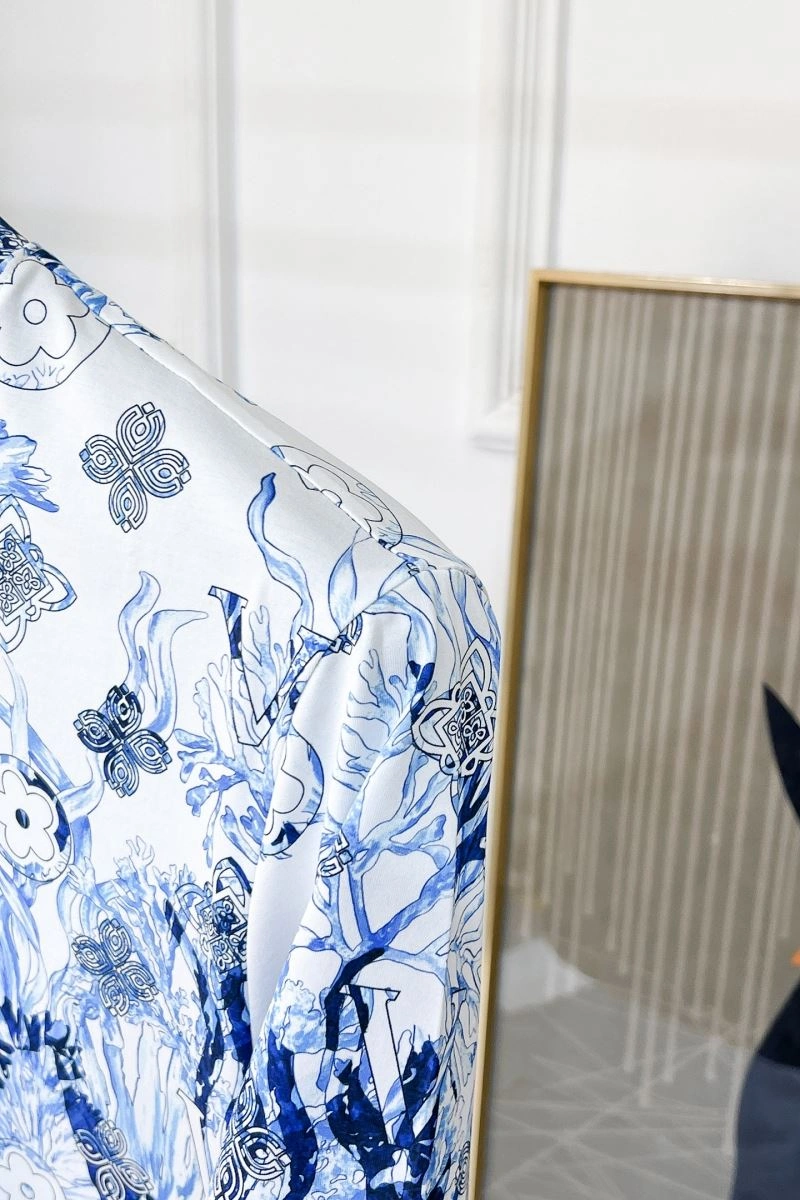 Indistinguishable Louis Vuitton T-Shirts