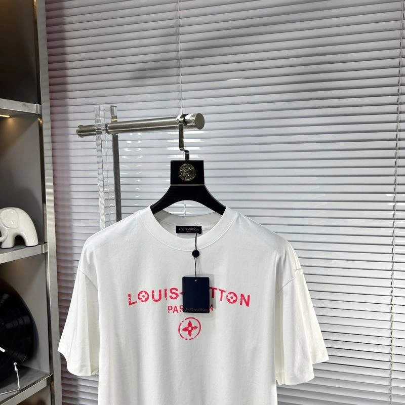 Indistinguishable Louis Vuitton T-Shirts
