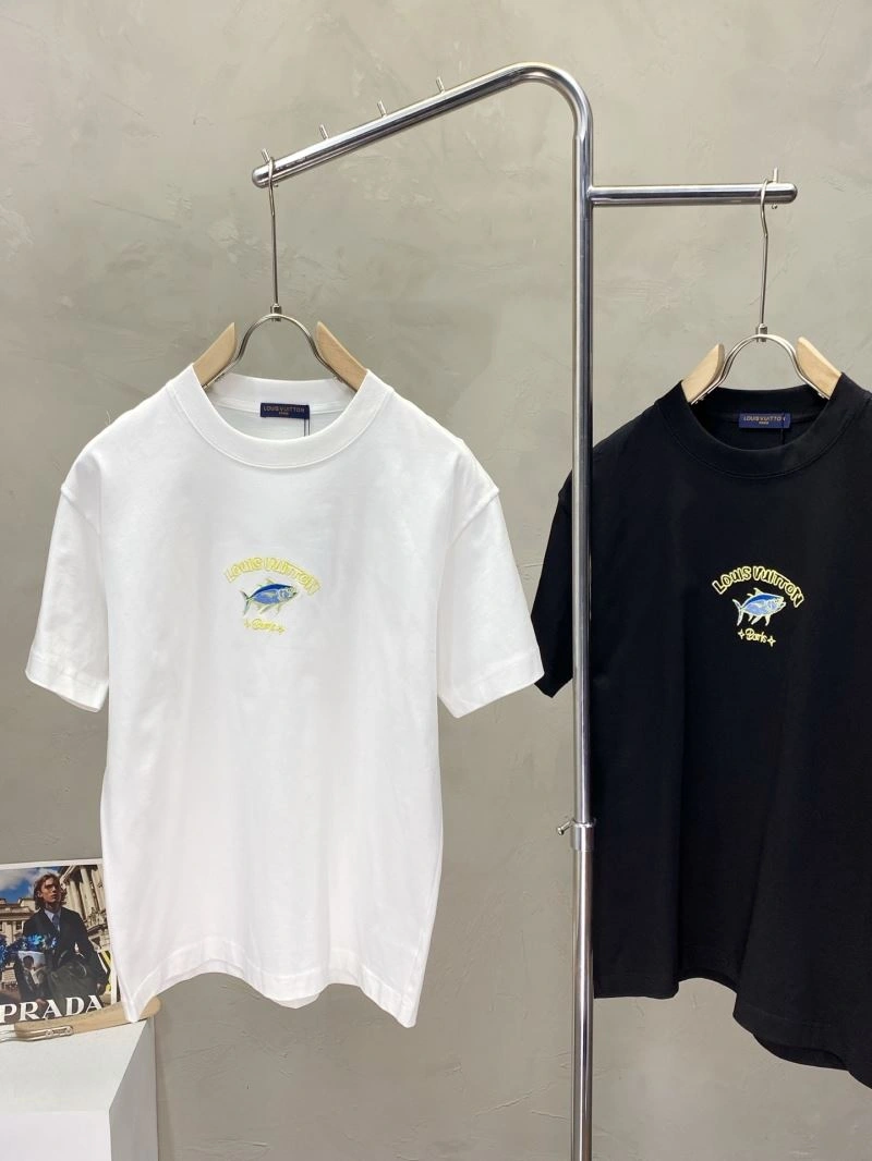Perfect replica Louis Vuitton T-Shirts