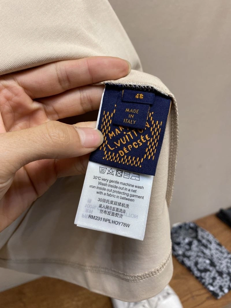 Exact replica Louis Vuitton T-Shirts
