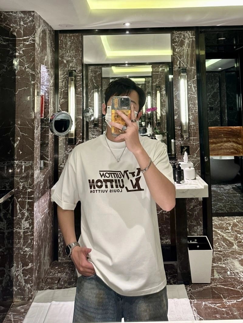 Cut-rate Louis Vuitton T-Shirts