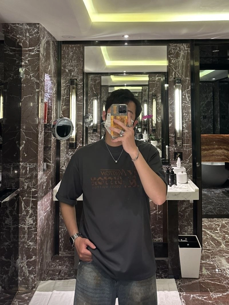 Reasonably priced Louis Vuitton T-Shirts