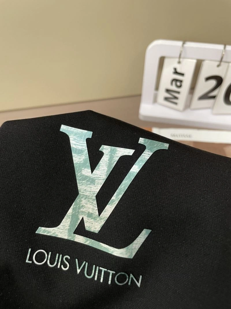 Bargain Louis Vuitton T-Shirts