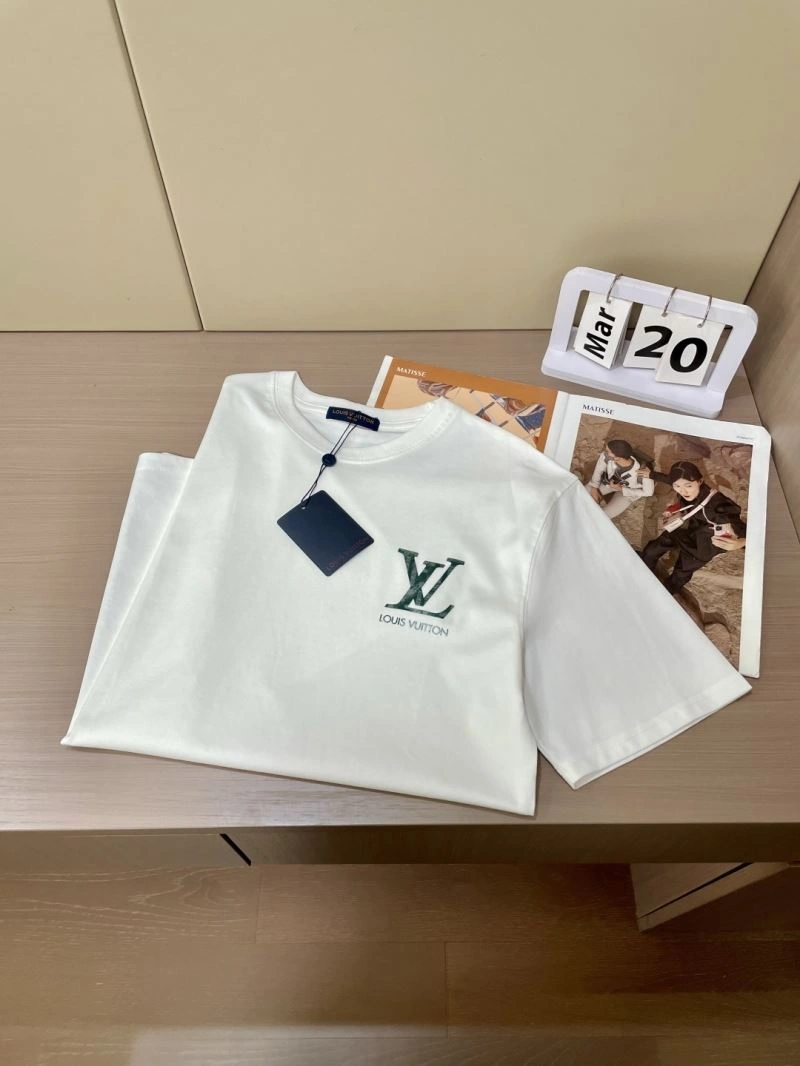 Bargain Louis Vuitton T-Shirts