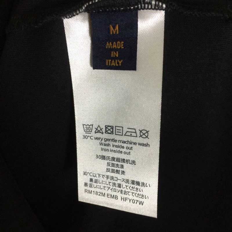 Indistinguishable Louis Vuitton T-Shirts