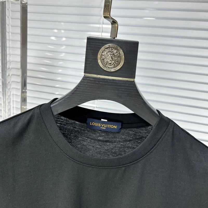 Exact replica Louis Vuitton T-Shirts