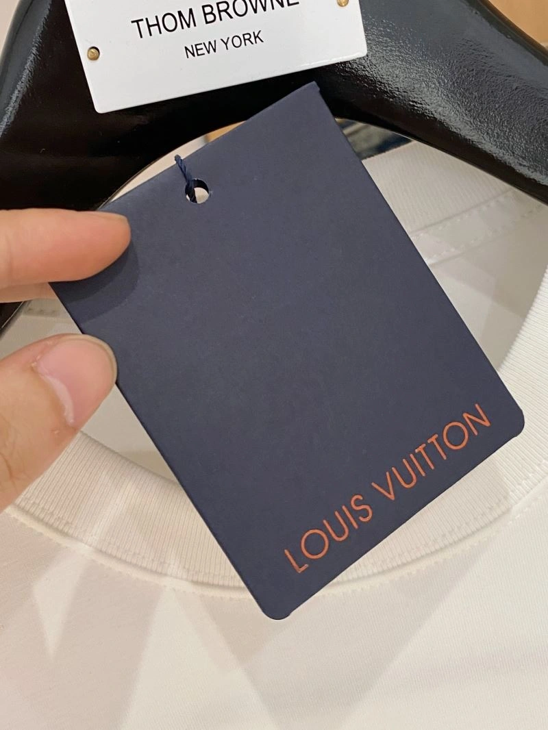 Low-cost Louis Vuitton T-Shirts