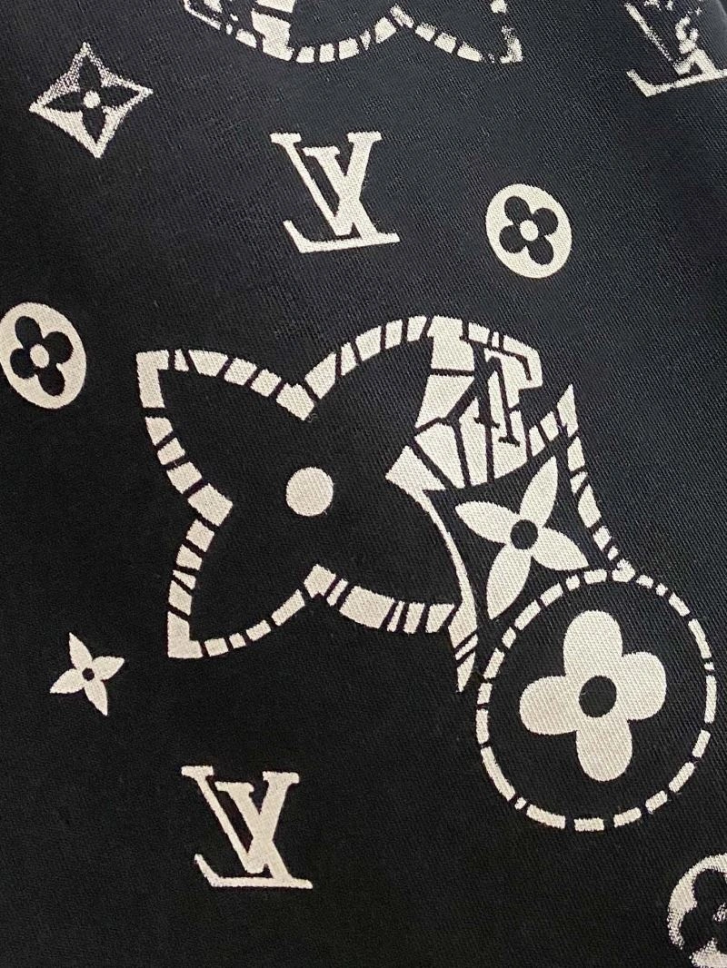 Indistinguishable Louis Vuitton T-Shirts