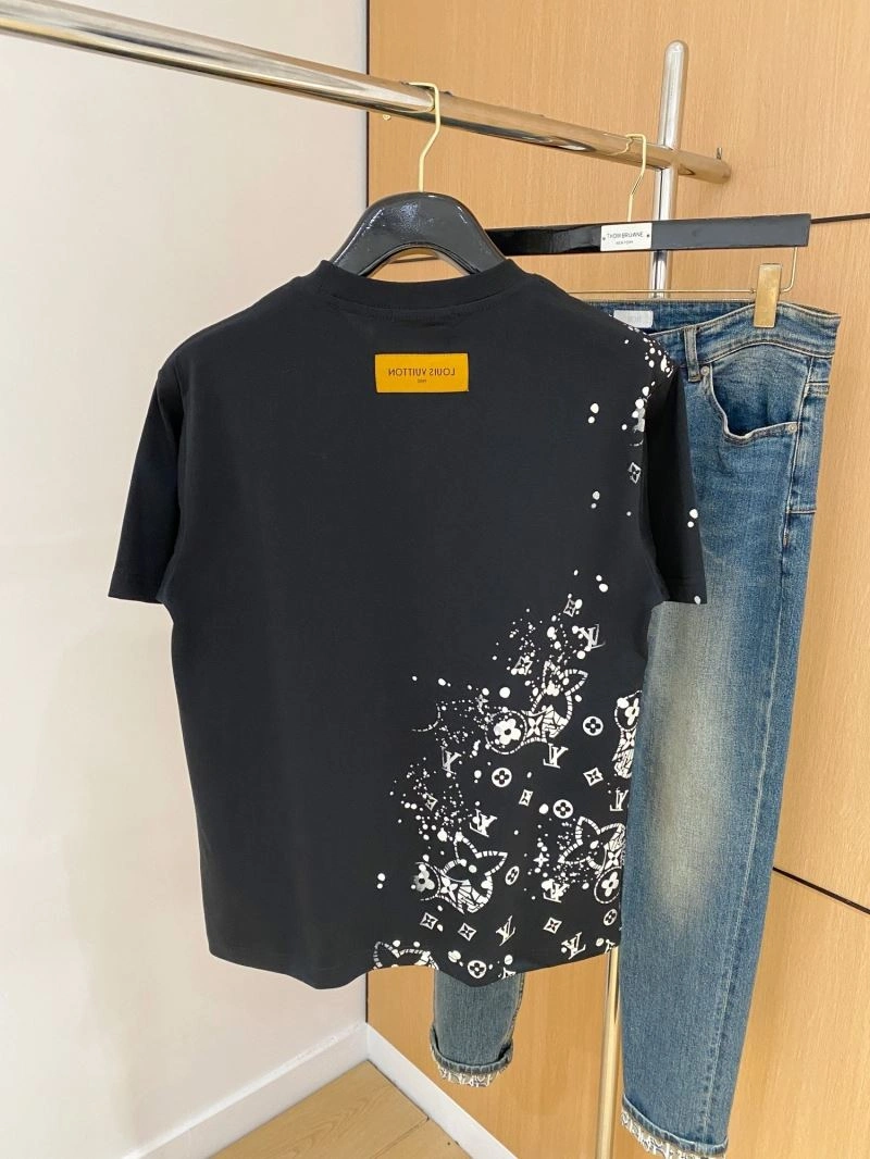 Indistinguishable Louis Vuitton T-Shirts