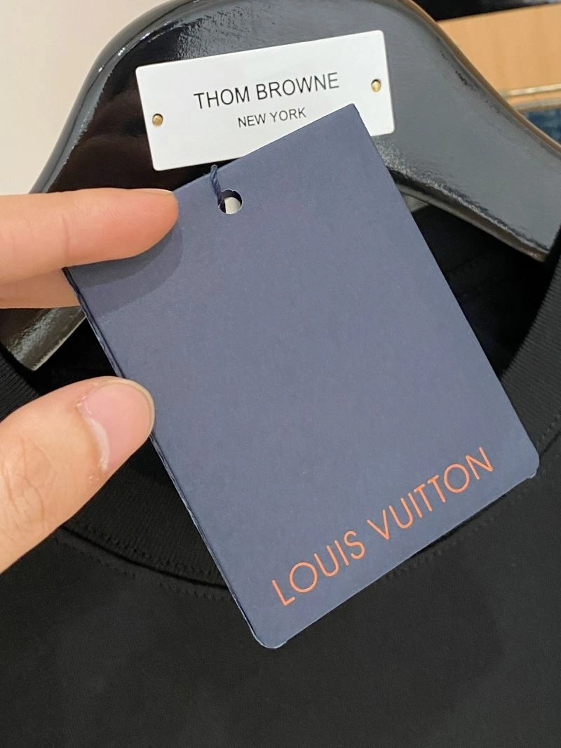 Precise copy Louis Vuitton T-Shirts