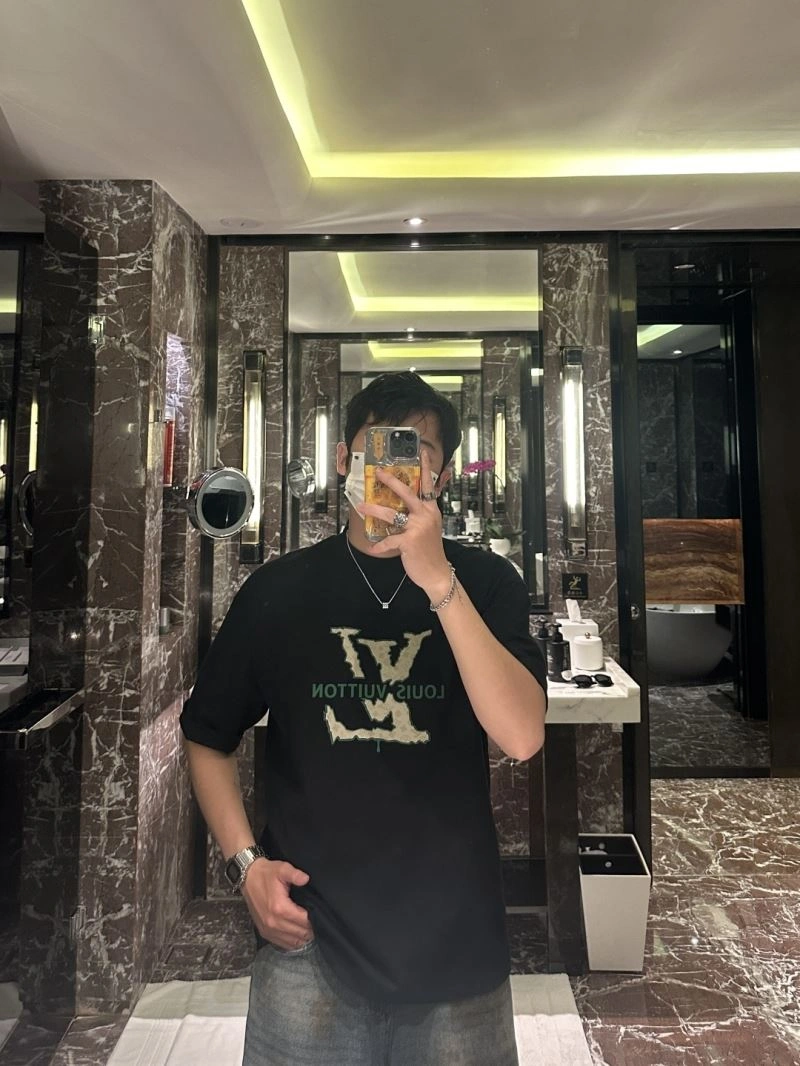 Top match Louis Vuitton T-Shirts