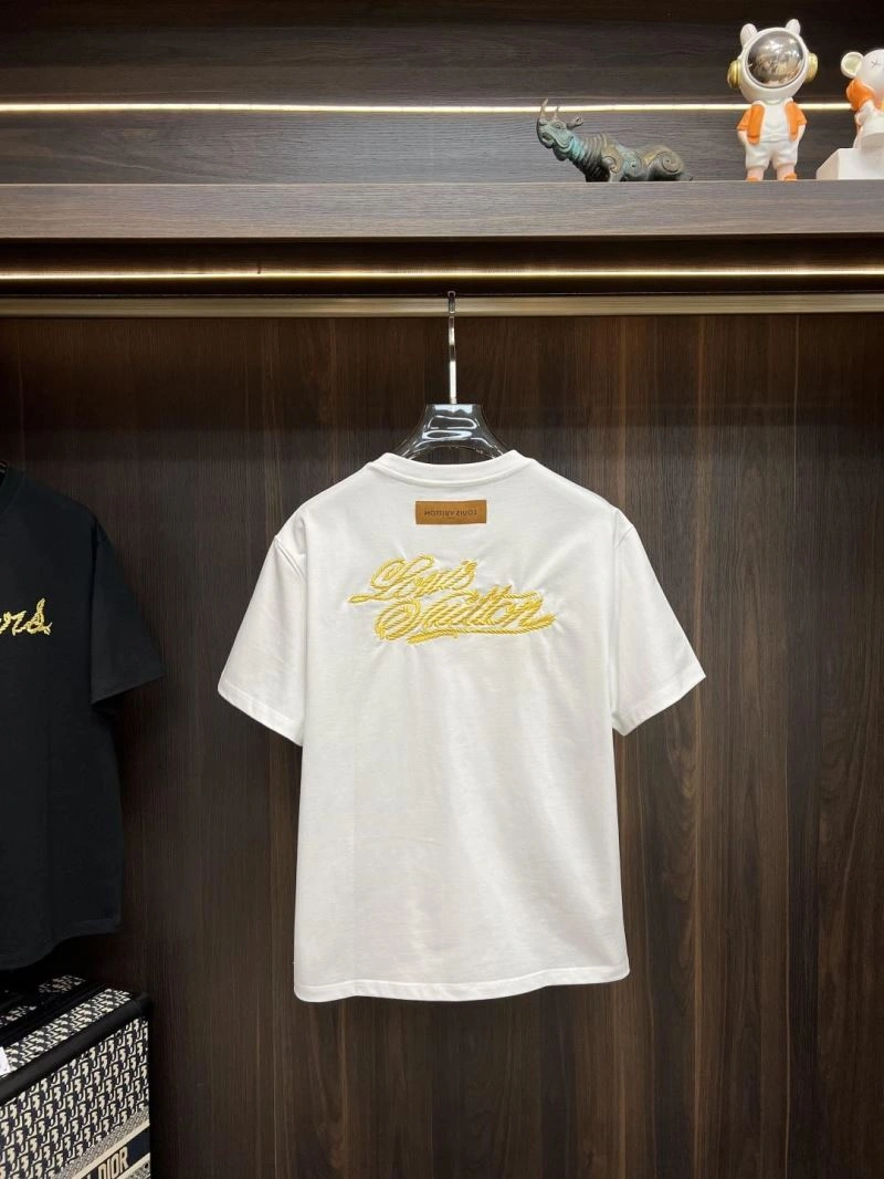 Accurate model Louis Vuitton T-Shirts