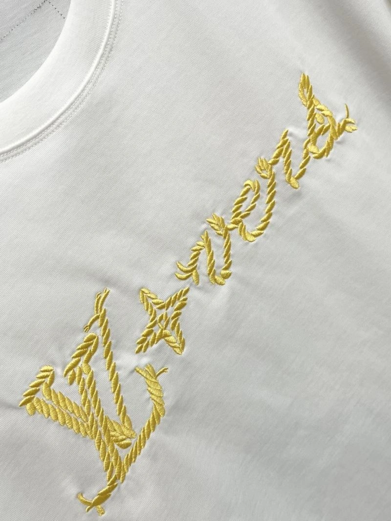 Accurate model Louis Vuitton T-Shirts