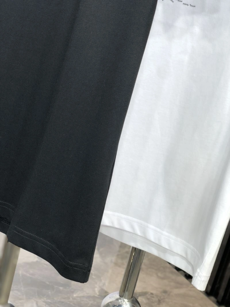 Exact replica Louis Vuitton T-Shirts