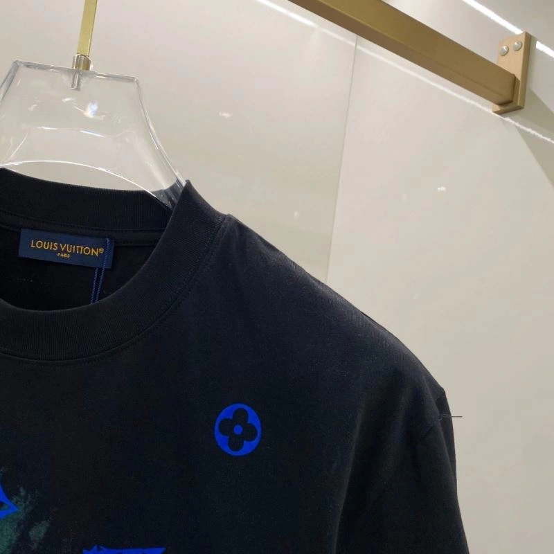 Indistinguishable Louis Vuitton T-Shirts