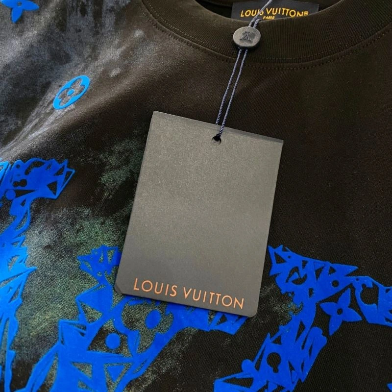Indistinguishable Louis Vuitton T-Shirts