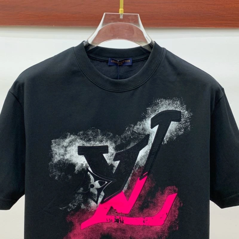 Top match Louis Vuitton T-Shirts
