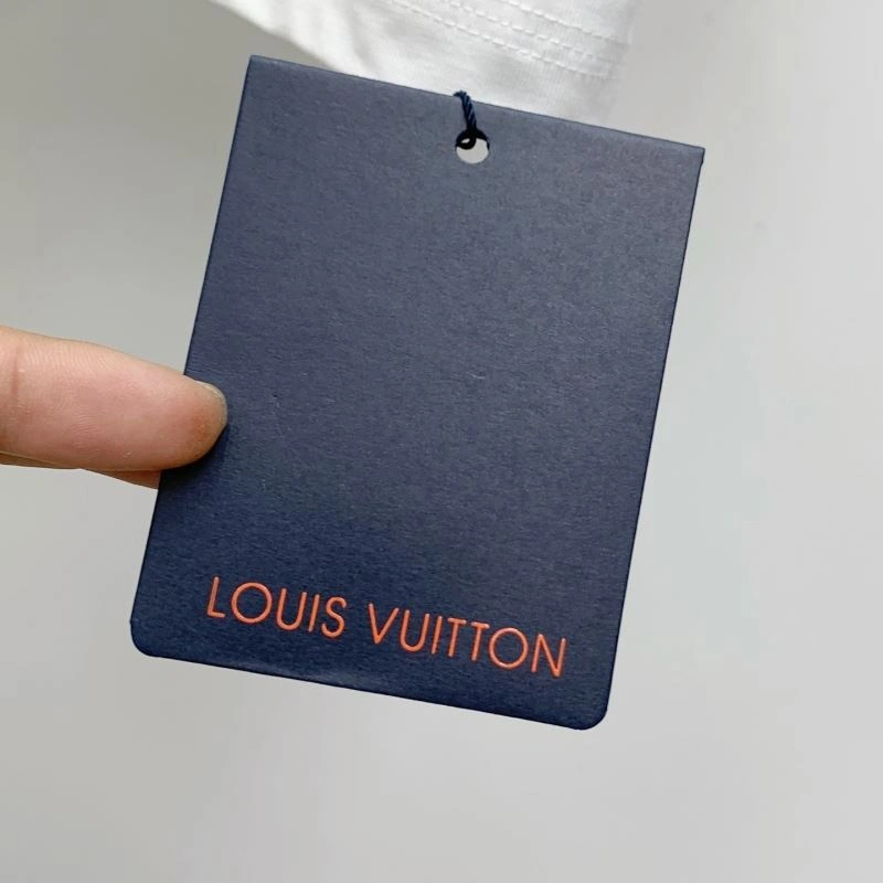 Accurate model Louis Vuitton T-Shirts