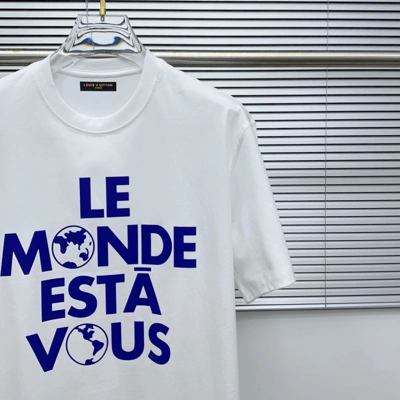 Accurate model Louis Vuitton T-Shirts