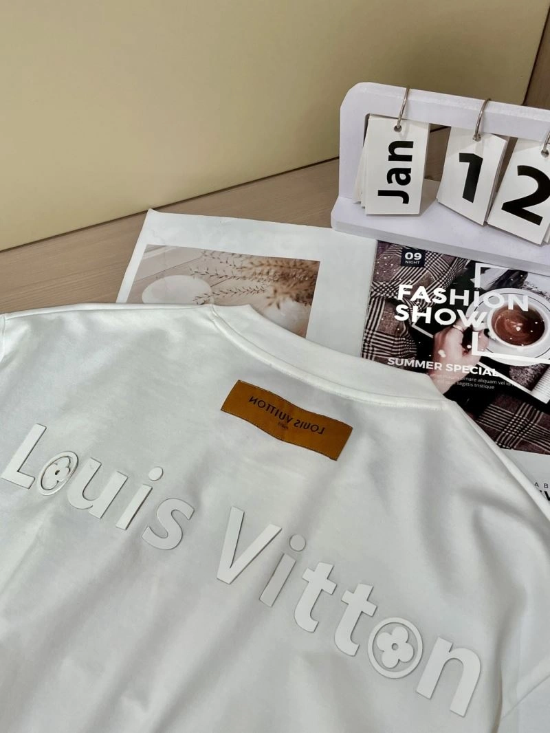 Bargain Louis Vuitton T-Shirts