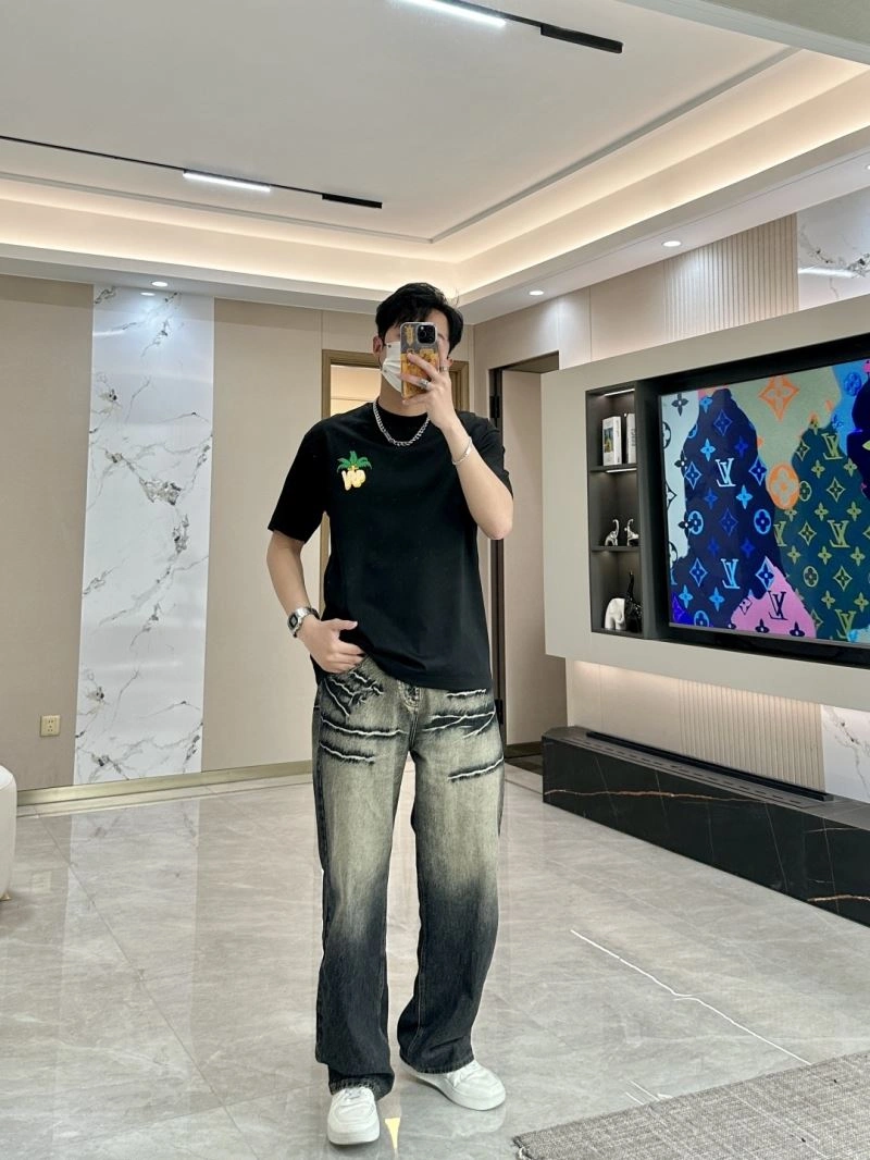 Reasonably priced Louis Vuitton T-Shirts
