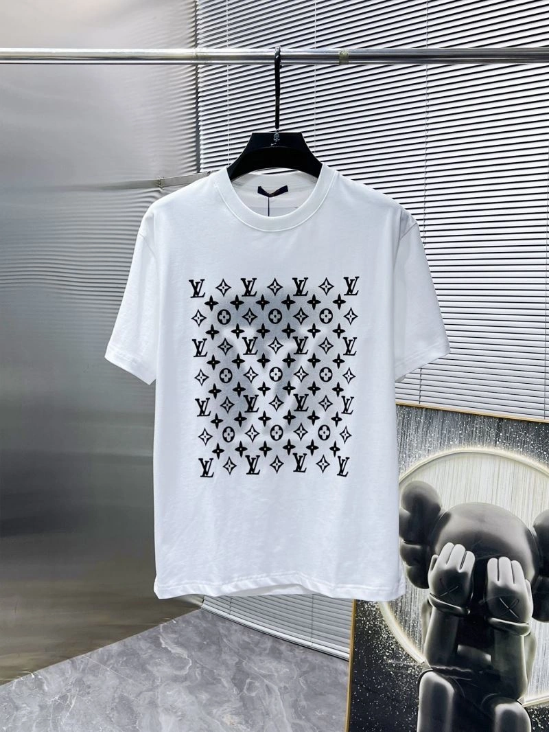 Accurate model Louis Vuitton T-Shirts