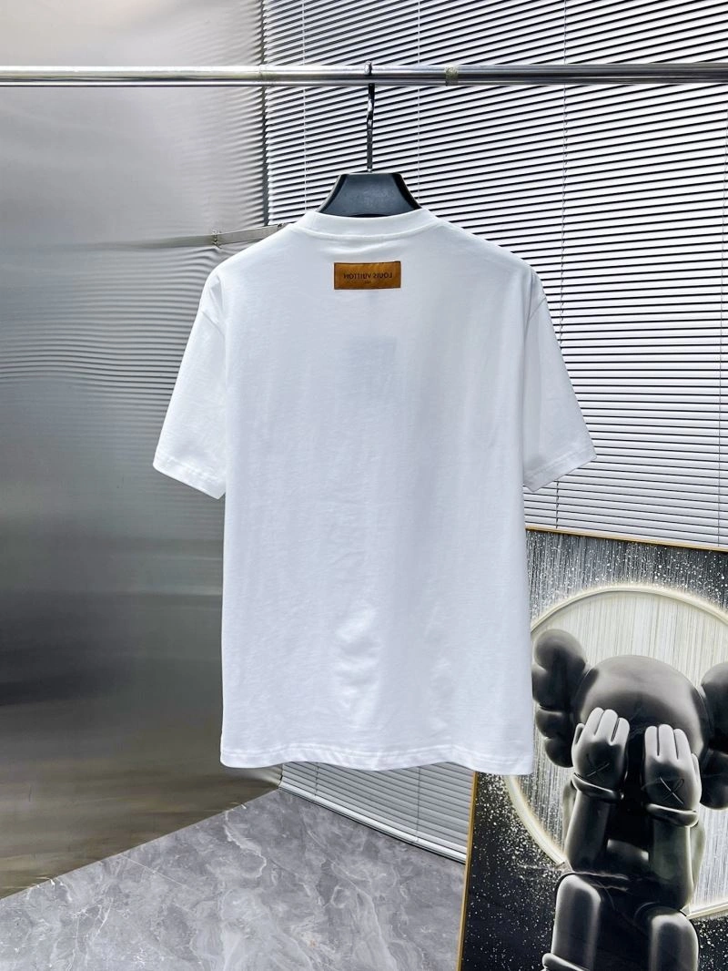 Accurate model Louis Vuitton T-Shirts