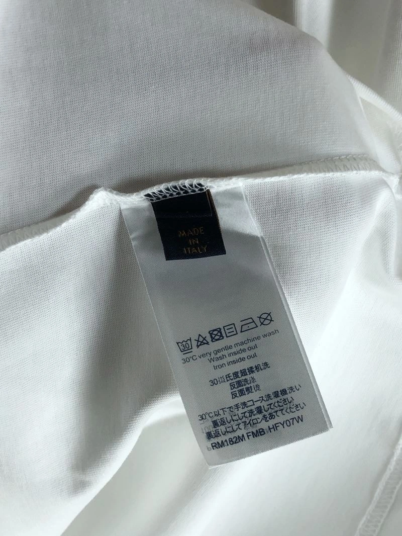 Indistinguishable Louis Vuitton T-Shirts