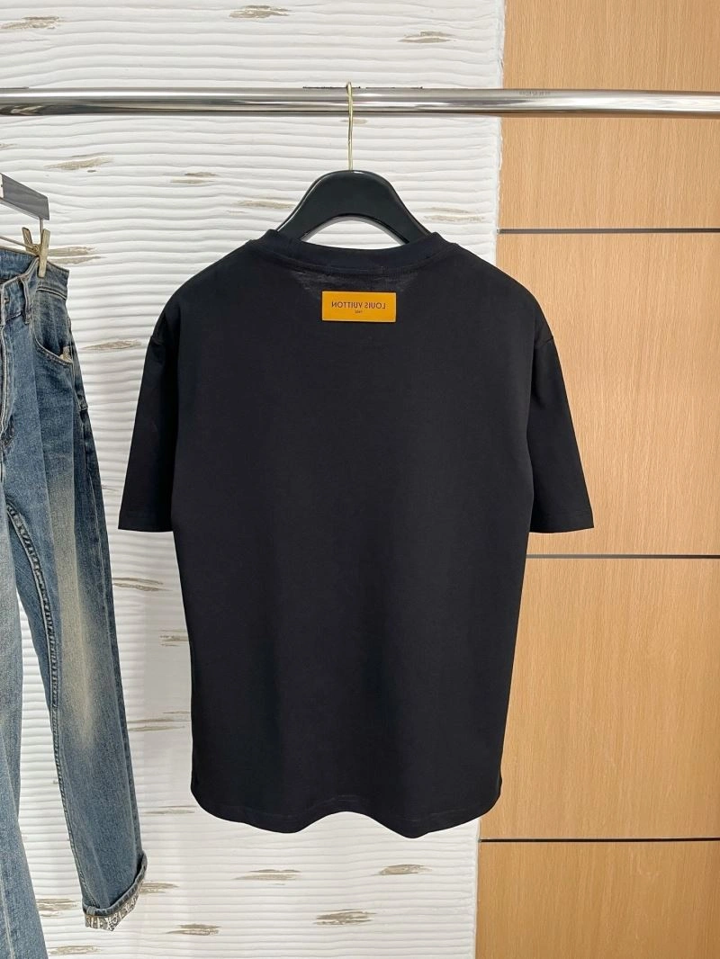 Accurate model Louis Vuitton T-Shirts