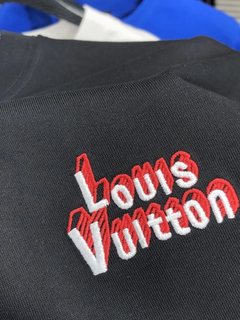 Bargain Louis Vuitton T-Shirts