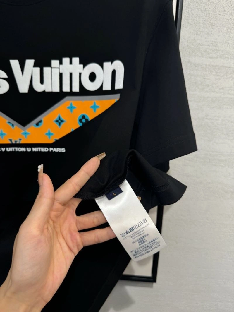 Exact replica Louis Vuitton T-Shirts