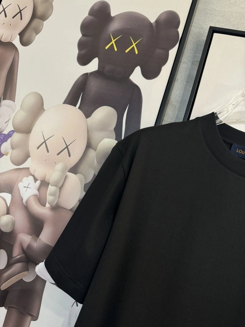 Exact replica Louis Vuitton T-Shirts