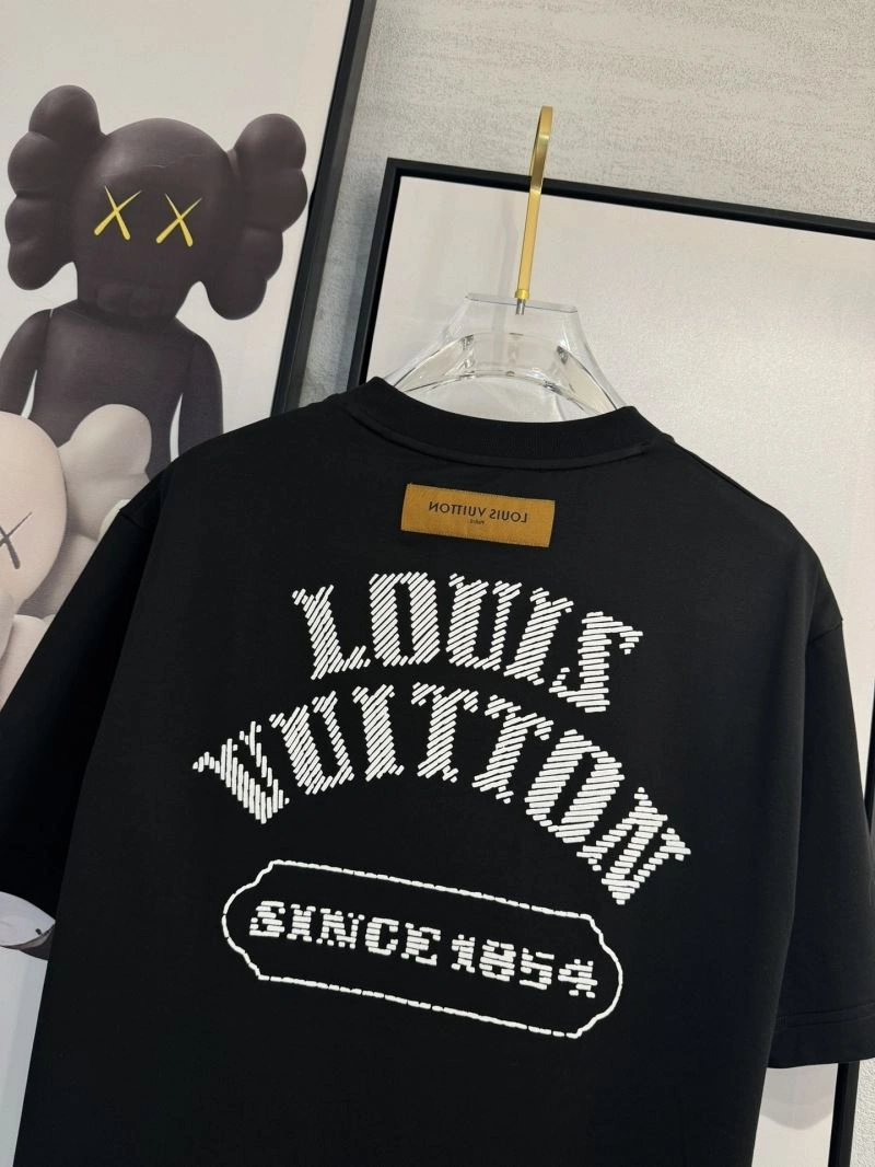 Exact replica Louis Vuitton T-Shirts