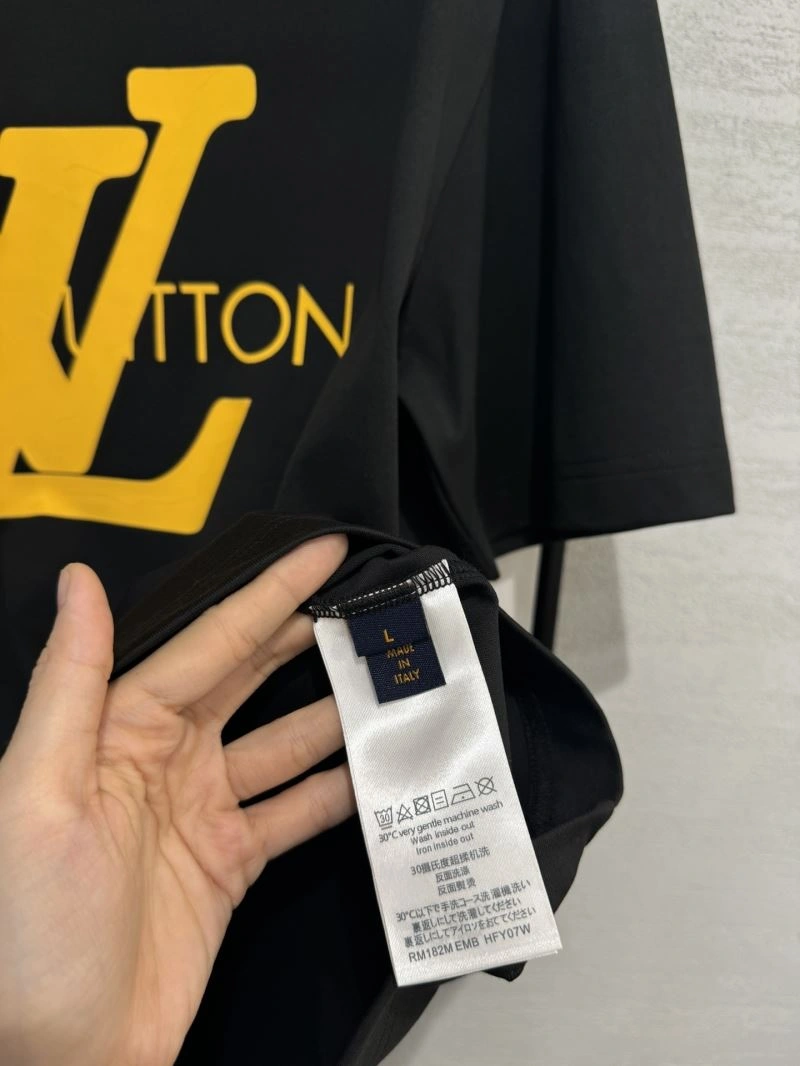 Bargain Louis Vuitton T-Shirts