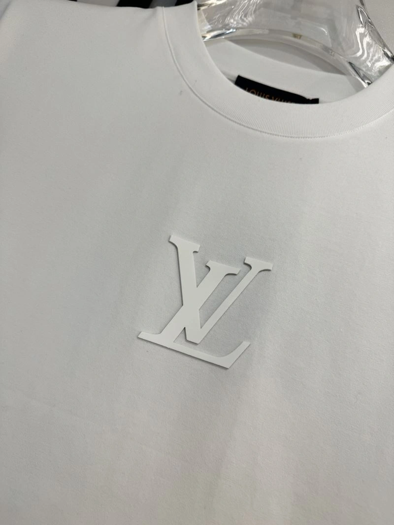 Accurate model Louis Vuitton T-Shirts