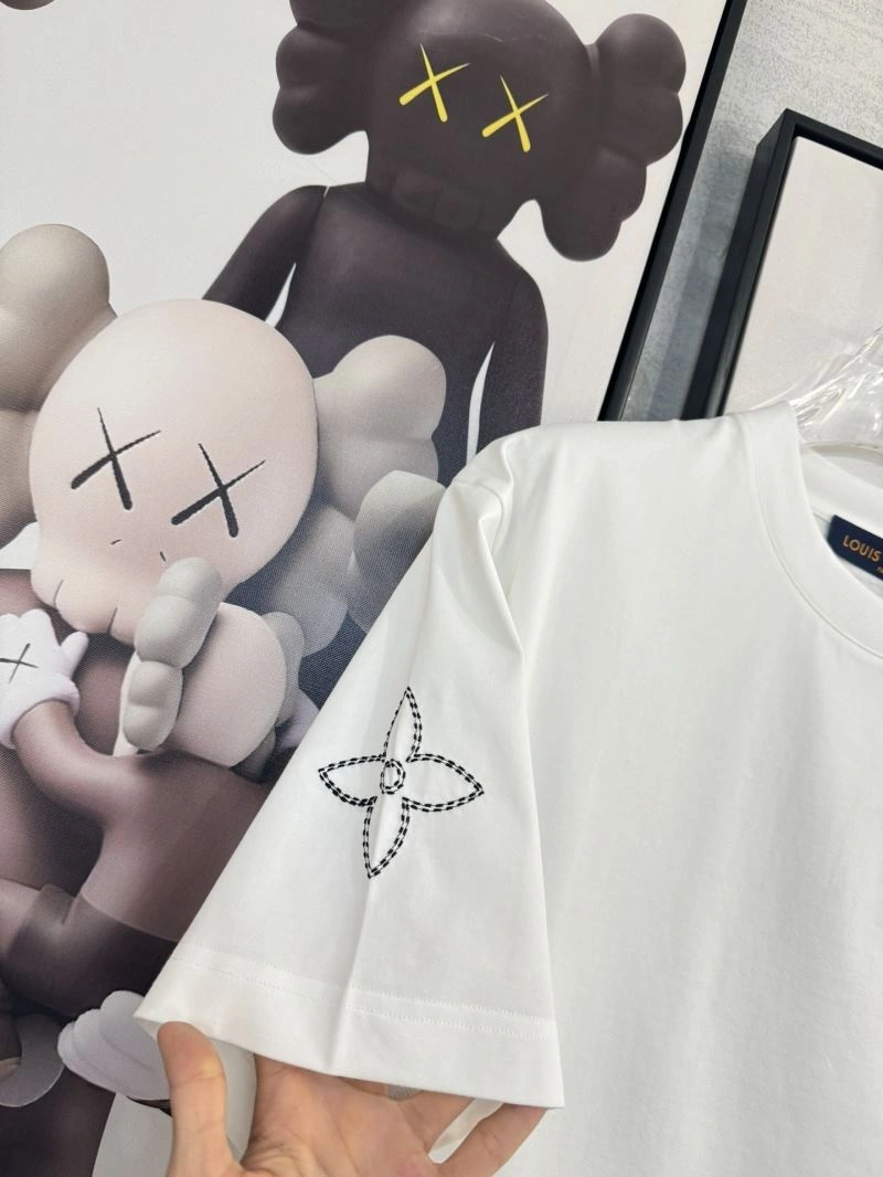 Indistinguishable Louis Vuitton T-Shirts