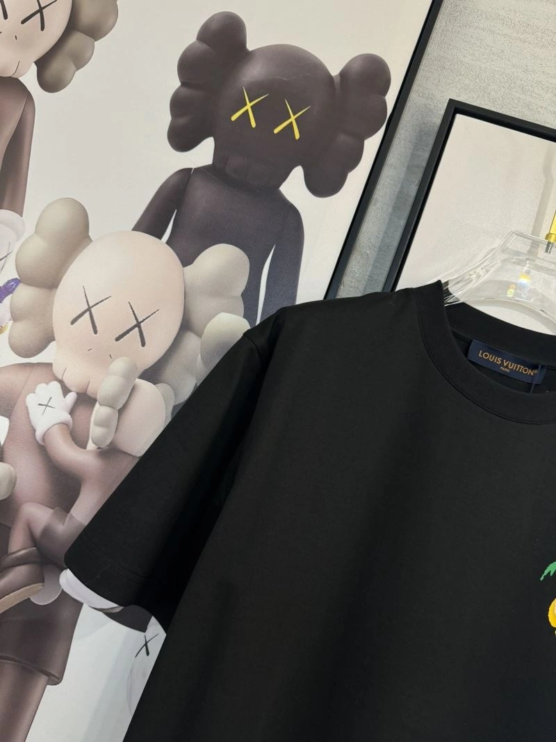 Exact replica Louis Vuitton T-Shirts